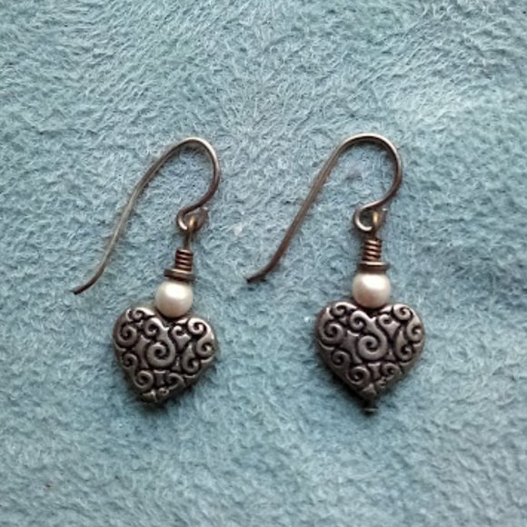 Jewelry | Sweet Scrolly Hearts And Pearls | Poshmark